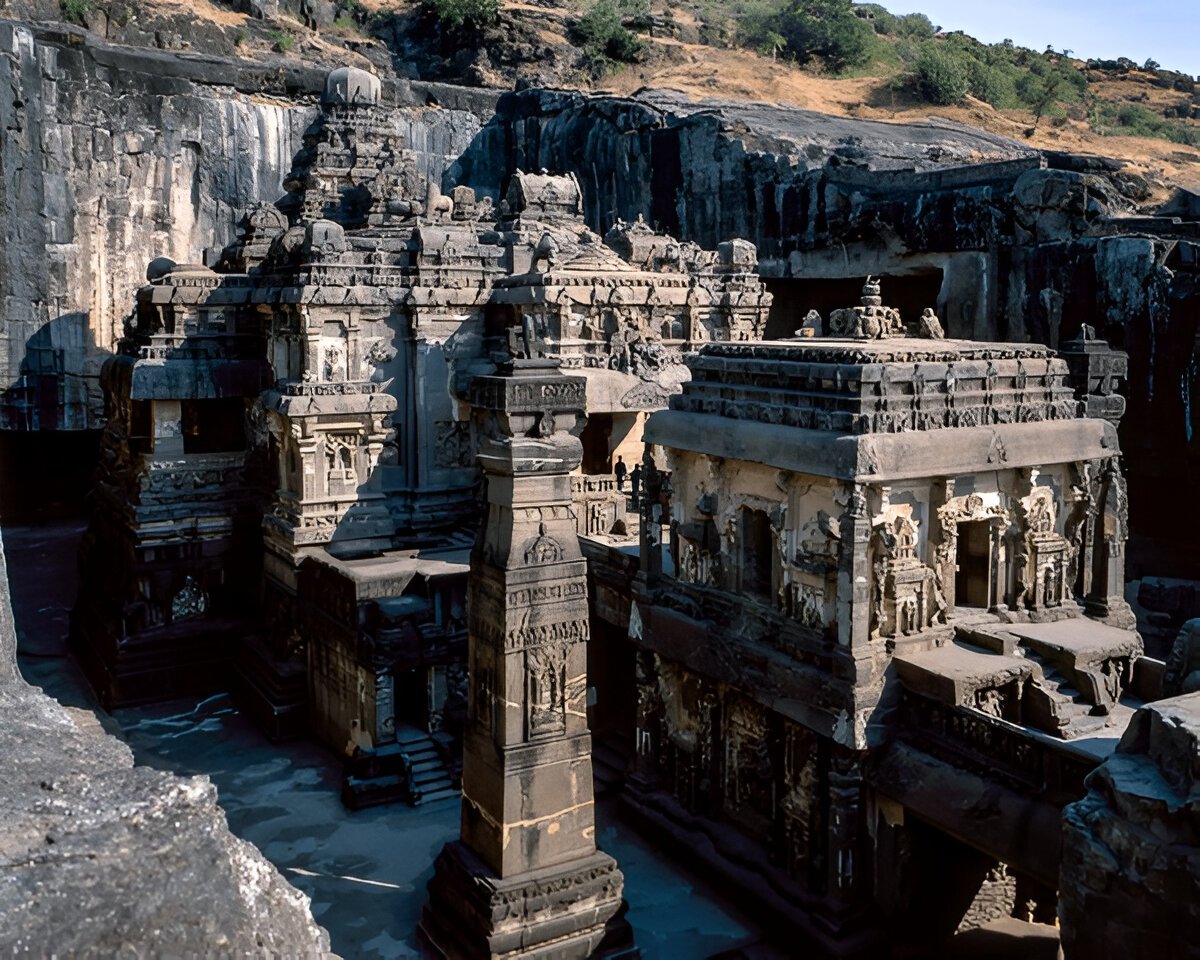A Traveler's Encounter with India's Largest Rock-Cut Temple - Nexgo